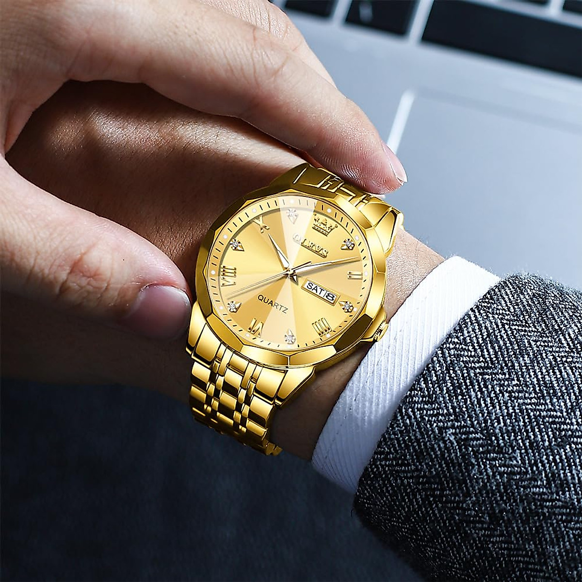 OLEVS Gold Watches for Men Large Face Analog Wrist Watch Easy Read Big Wrist Mens Golden Stainless Steel Strap Watches with Date Water Resistant Luminous Hands Male Watch Quartz Relojes para Hombres