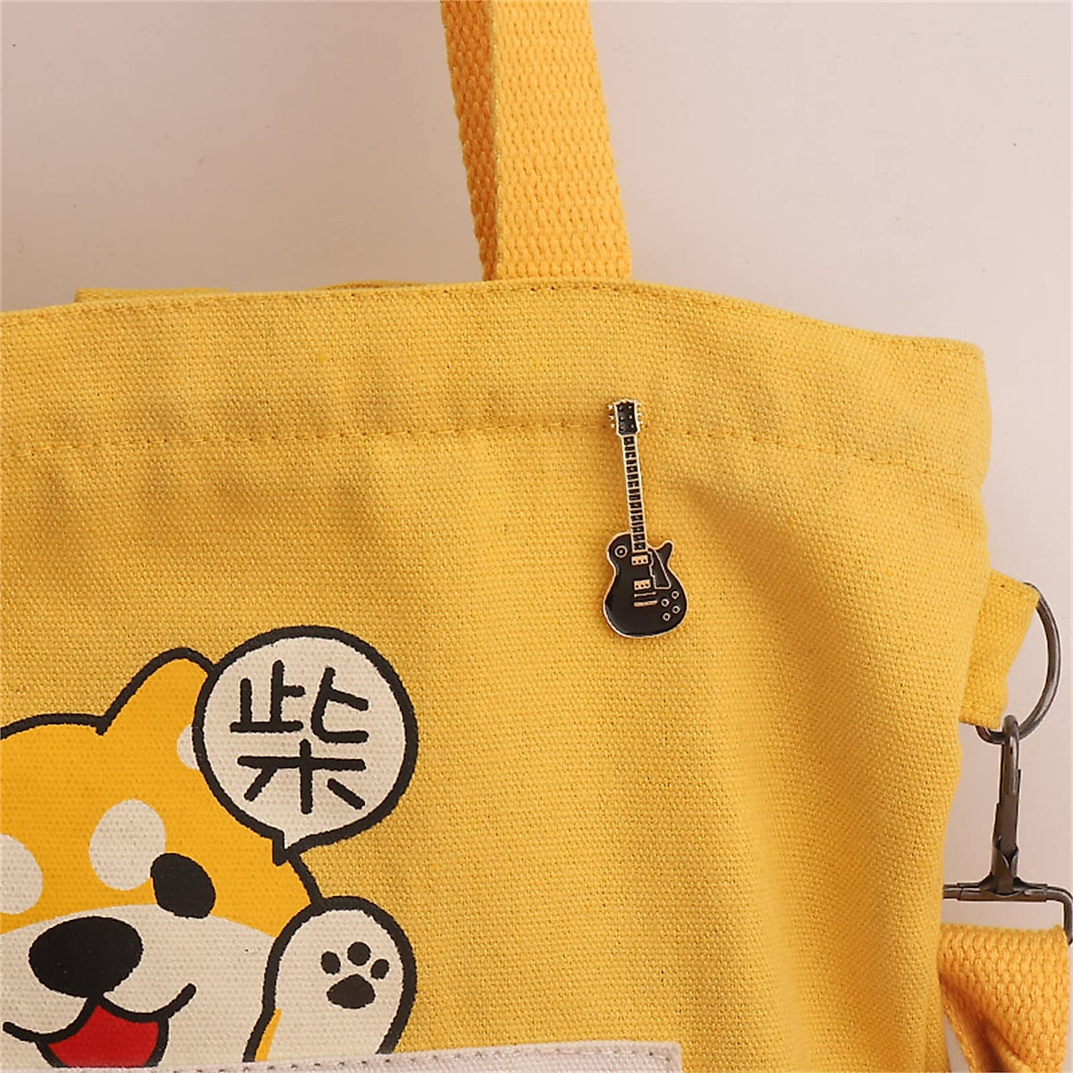 Dreuyet 4 Pcs Electric Guitar Brooch Pins Set Cute Enamel Musical Instrument Badges on Backpack Guitar Brooches Badges Pins Present Gifts Wear on Backpack, Shirt, Jacket, Lapel, Alloy Steel, unknow