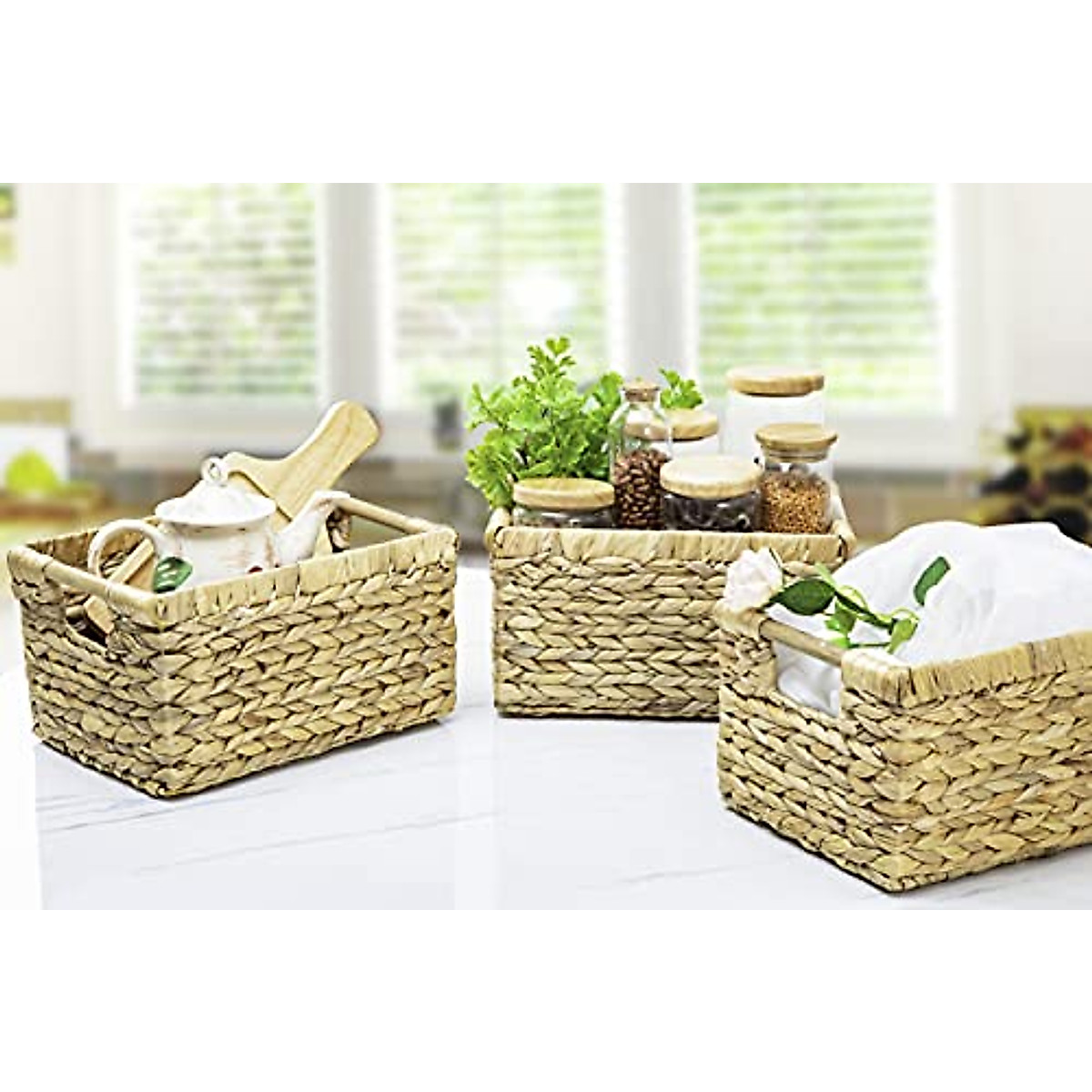Natural Water Hyacinth Storage Basket with Handle, Rectangular Wicker Basket for Organizing, Decorative Wicker Storage Basket for Living Room, Medium Wicker Basket