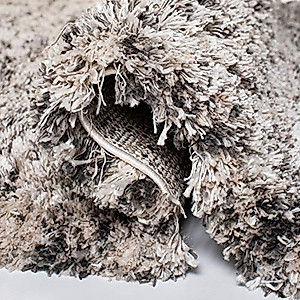 SAFAVIEH Iceland Shag Collection Area Rug - 5'3" x 7'6", Cream & Grey, Modern Design, Non-Shedding & Easy Care, 2.5-inch Thick Ideal for High Traffic Areas in Living Room, Bedroom (ISG519A)