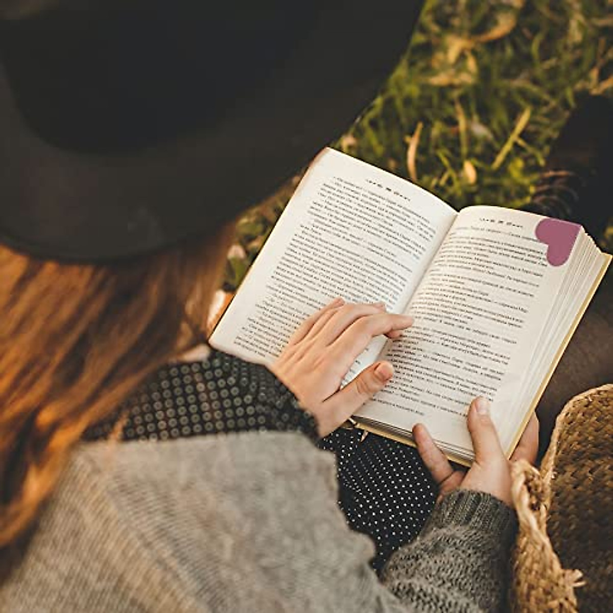 6 Pcs Leather Heart Bookmark,Cute Bookmarks for Women, Handmade Book Accessories for Reading Lovers, Bookworms' Gifts, Book Lover's Favorites