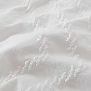 SLEEPBELLA Queen Comforter Set - White Tufted Bedding - Lightweight & Fluffy All-Season Comforter for Queen Bed (90x90In Comforter & 2 Pillowcases)