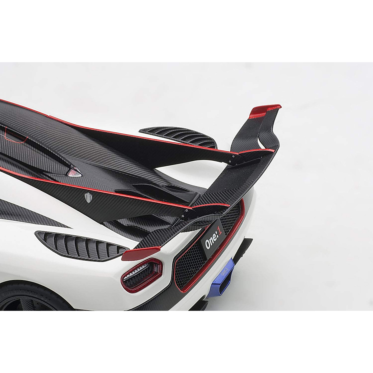 AUTOart Koenigsegg One: 1 Pebble White and Carbon Black with Red Accents 1/18 Model Car 79016