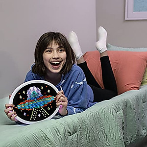 Lite Brite Oval High Definition - Light Up Toy – 650 Mini Pegs, 8 HD Design Templates, Great Gift for Girls and Boys Ages 6+