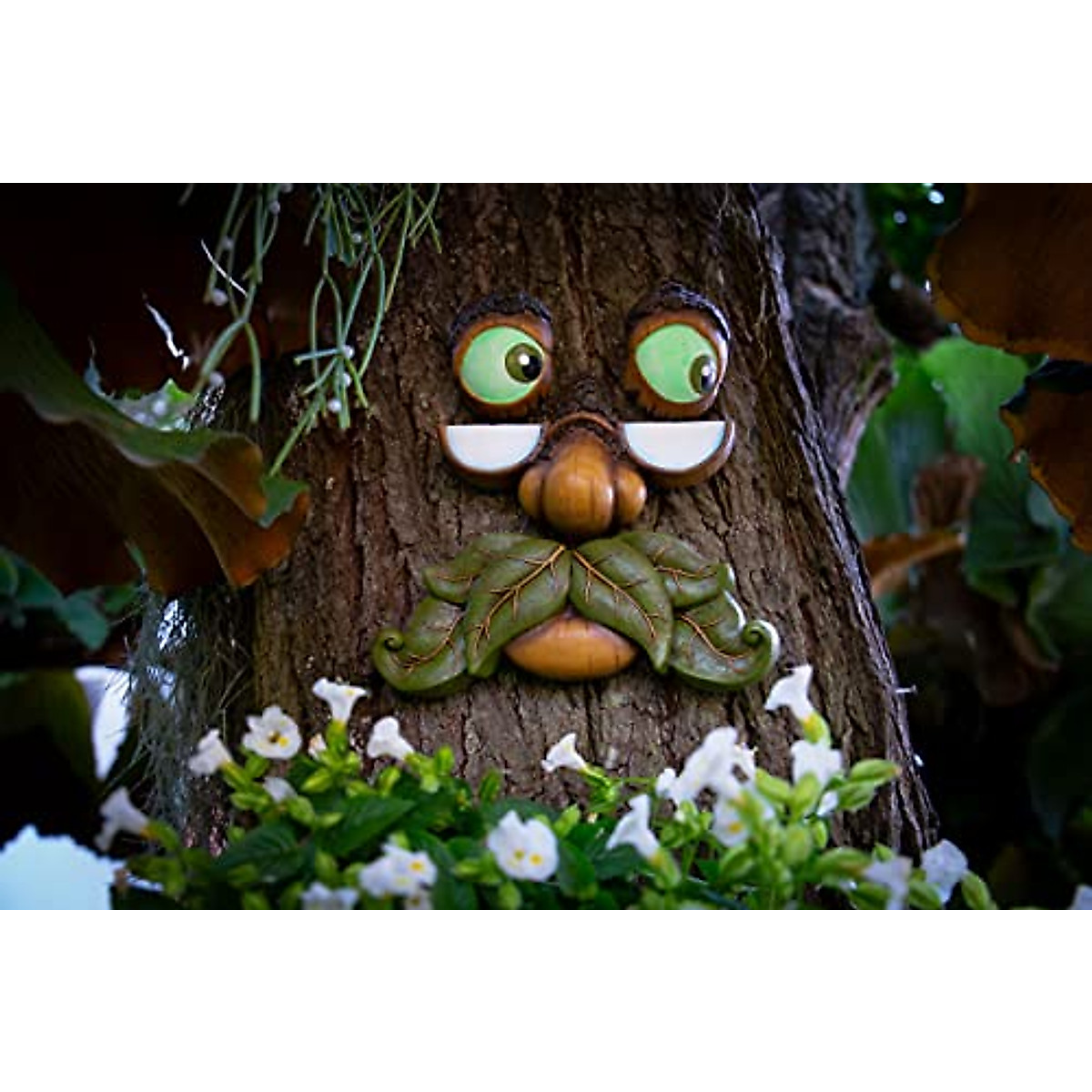 Tree Faces Decor Outdoor – Tree Hugger Yard Art Garden Decoration – Unique Garden Peeker for Outdoors and Indoors – Old Man Tree Art
