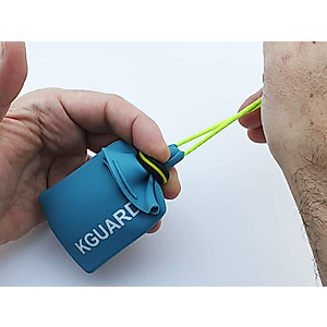 KGUARD waterproof and watertight key pouch designed for Water Sports (Surf, SUP, Windsurf, Kitesurf, Wingfoil…). For your electronic car key. IPX8 certified. DRY and COMFORTABLE.