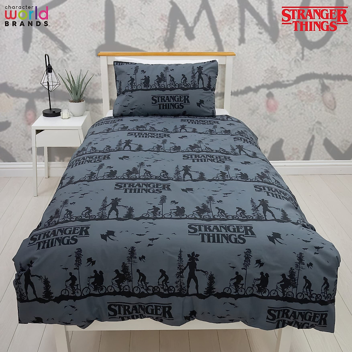 Stranger Things Character World Official Single Duvet Cover | Hawkins Town Map Design, Reversible Easy Care Bedding 2 Sided Duvet Quilt Set with Matching Pillow Case, Multicolour Print