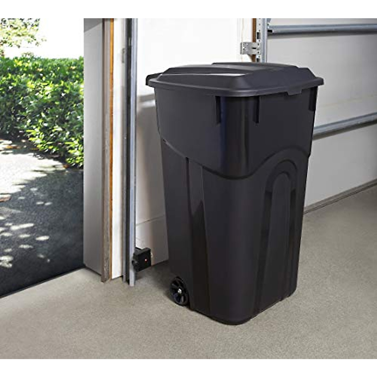 United Solutions 32 Gallon Outdoor Waste Garbage Bin with Attached Lid, Heavy-Duty Handles, Snap Lock , Wheeled Trashcan, Black