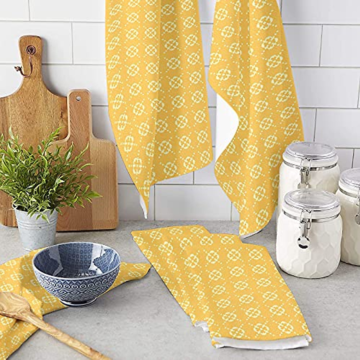 BULING Super Absorbent and Lint Free Kitchen Towels Yellow Morocco Flower Patterned 2PCS Reusable Cleaning Cloths, Soft Tea Towels, Table Cleaning Cloths, Dish Towels for Drying Dishes