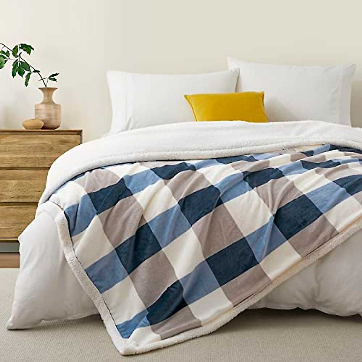 Gracelife Sherpa Throw Blanket 60”x80”, Plaid Warm Cozy Throw Blankets for Sofa, Couch, Bed, Reversible Throws Fluffy Plush Flannel Fleece Blankets and Throws for Adults Women Men, Gray-Soft Blue