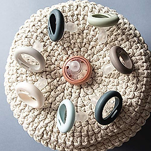 Tommee Tippee Breast-Like Pacifier, Skin-Like Texture, Symmetrical Design, BPA-Free Binkies, 0-6m, 2-Count, Blush/Moonbeam