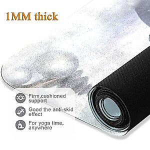 GOODOLD Christmas Snowman Yoga Mat, 71 x 26 Inch Non-slip Yoga Mats Folding Travel Exercise Mat Indoor Outdoor Gym Pilates with Storage Bag for Women Men