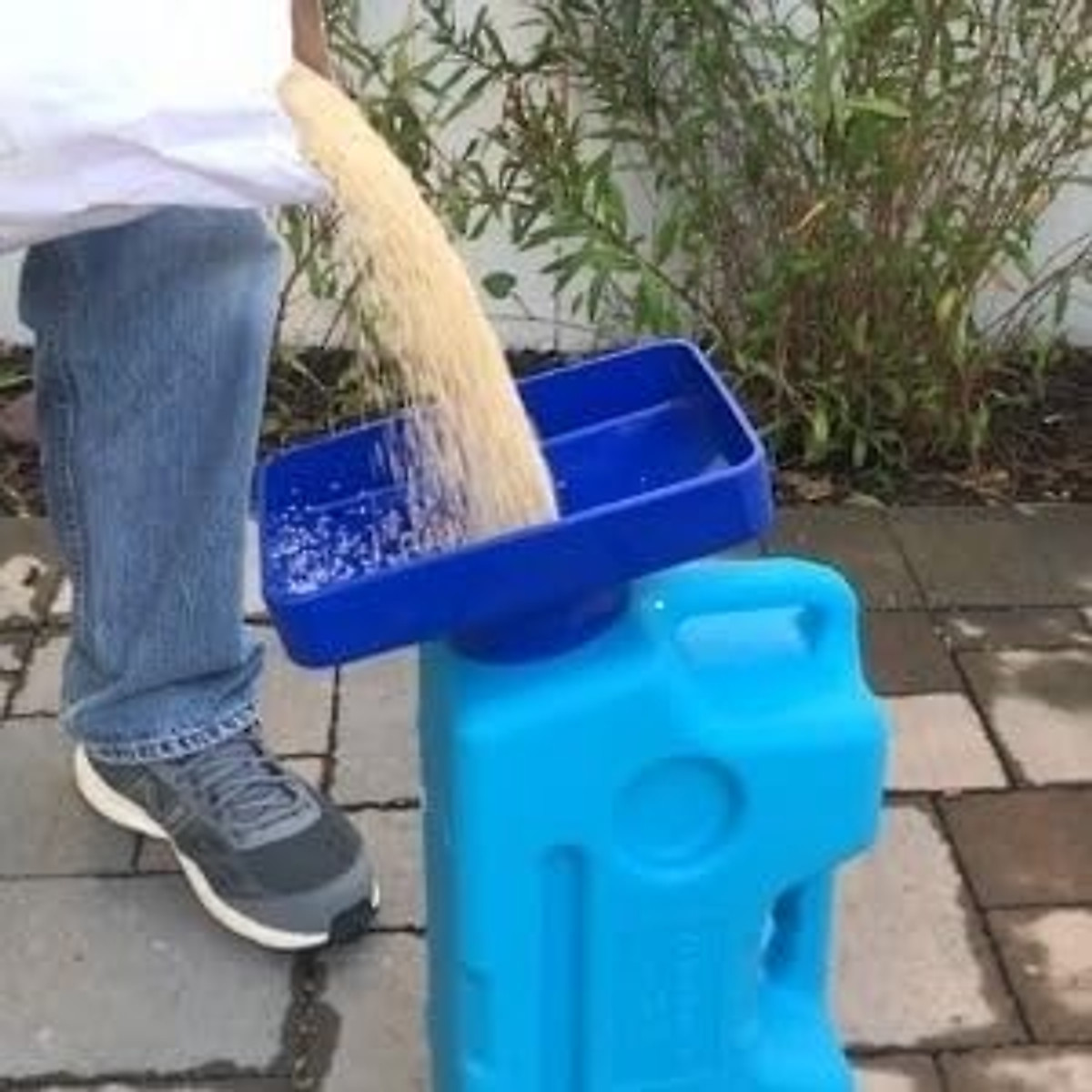 Sagan Life AquaBrick Emergency Water Storage Containers w Ventless Spigot Cap, 100% Leak Proof Guaranteed, Portable Stackable - Holds 3 Gal, Long Term Food Storage Holds 20 lbs, 6 Cont PK + Spigot