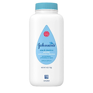 Johnson's Baby Powder with Naturally Derived Cornstarch Aloe & Vitamin E, Hypoallergenic, 4 oz