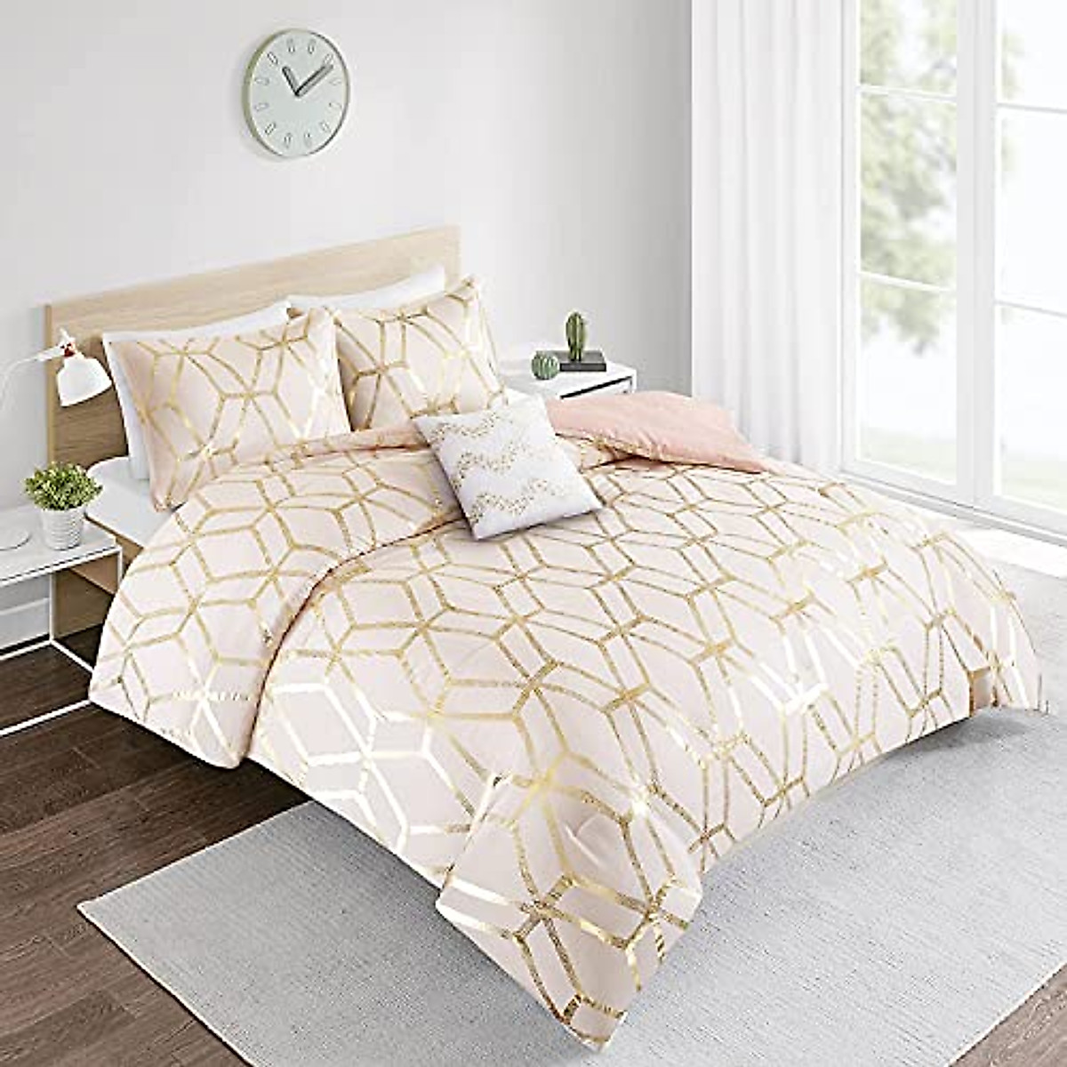 Comfort Spaces Vivian Comforter Set Ultra Soft All Season Lightweight Modern Geometric Glam Metallic Print Bedding, Matching Sham, Decorative Pillow, Full/Queen, Geometric Blush/Gold