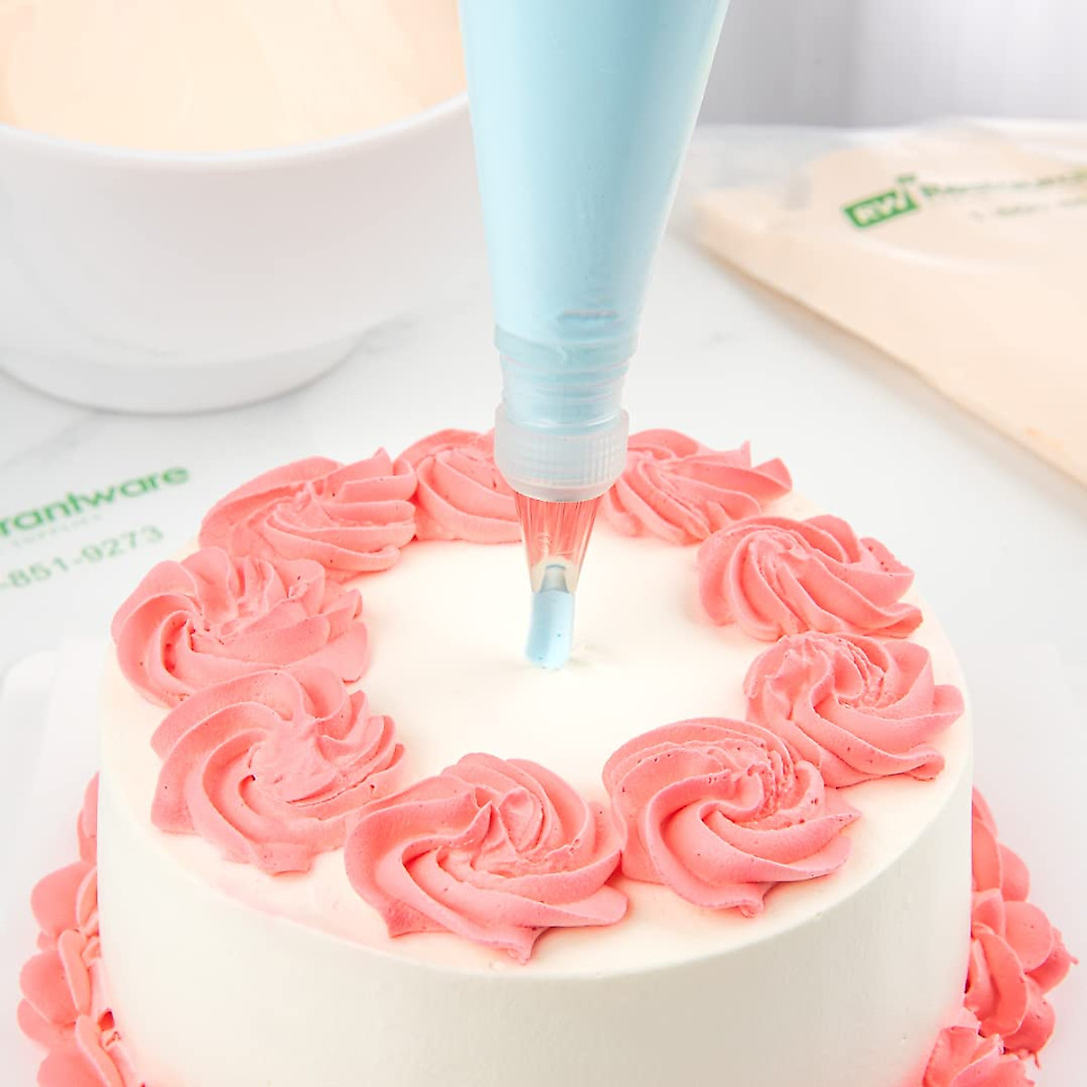 Restaurantware Pastry Tek Cake Tip 1 Specialty Piping Tip - #79 Dent-Resistant Stainless Steel Icing Decorating Tip Dishwasher-Safe Decorate Cupcakes Cakes or Cookies