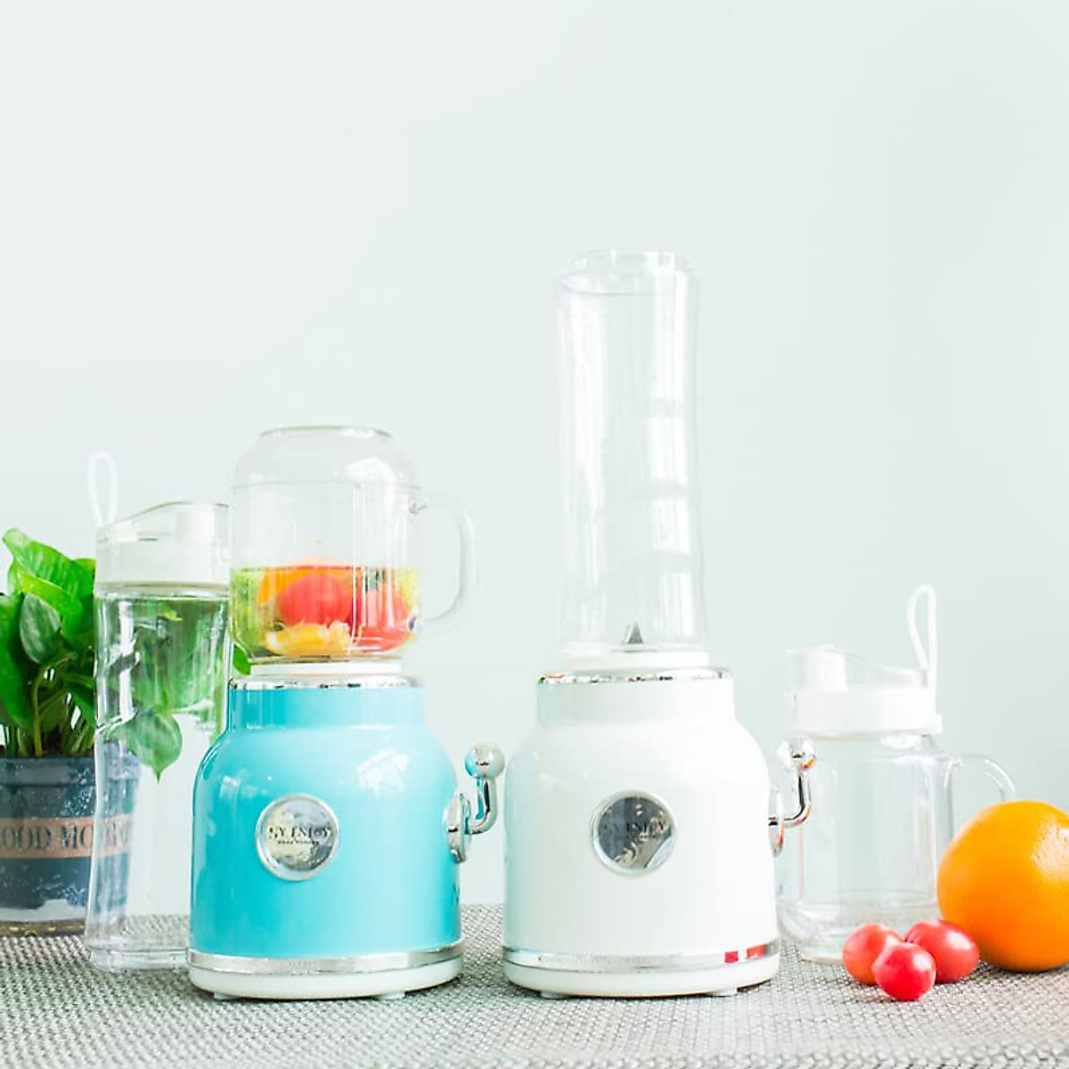 Electric Blender Juicer Cup, Personal Small Blenders for Smoothies, Retro Shake and Ice Crush Maker Countertop Juice Blender with Stainless Steel Blades Cn Plug, for Travel Beach Office Sports(white)