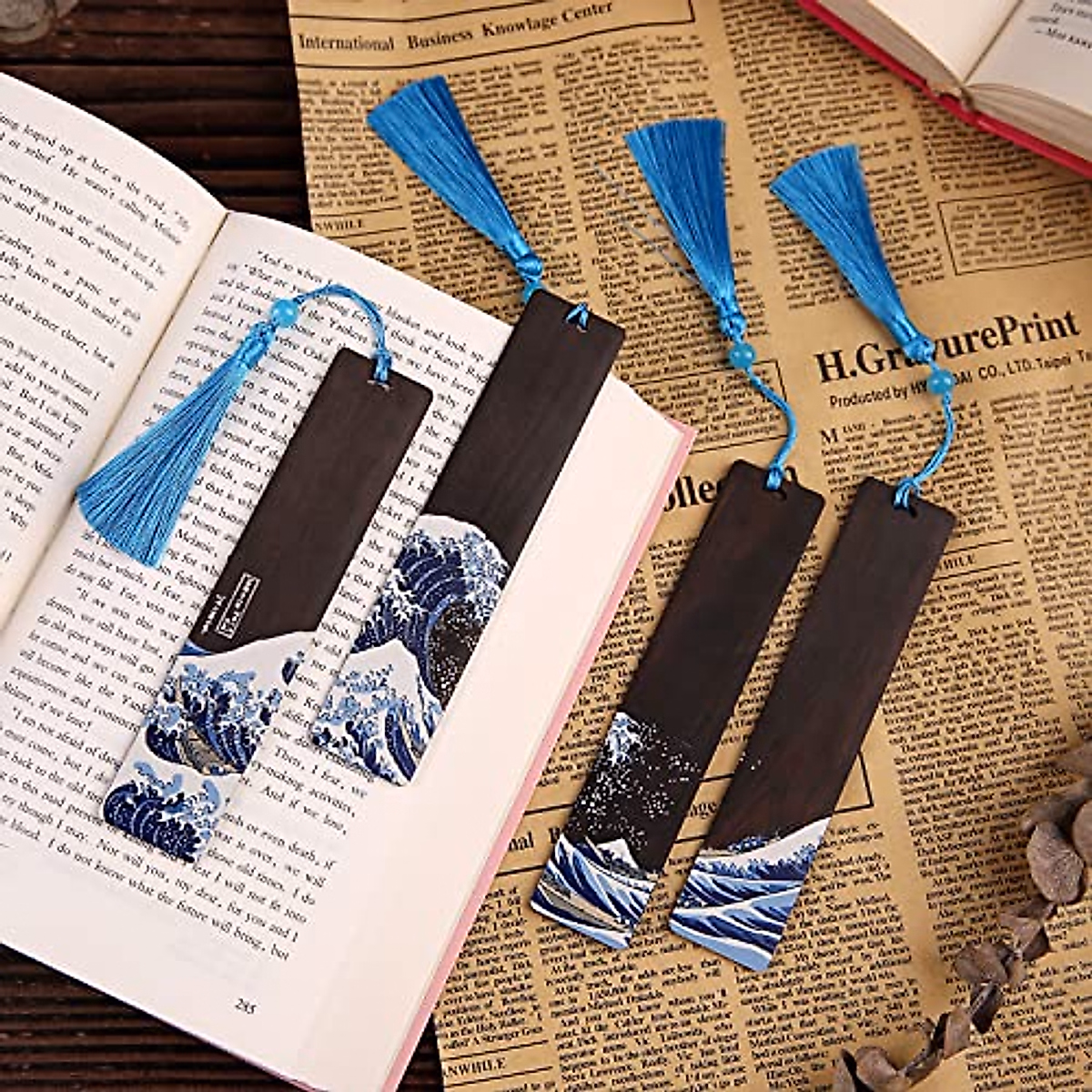 Donxote 4-Piece Bookmark, Japanese Ukiyo-e Bookmarks for Book Lovers, Hand Made Wood Art Book Mark Gift Box Set with Tassel, is A Unique Gift for Men, Women and Kids - The Great Wave Off Kanagawa
