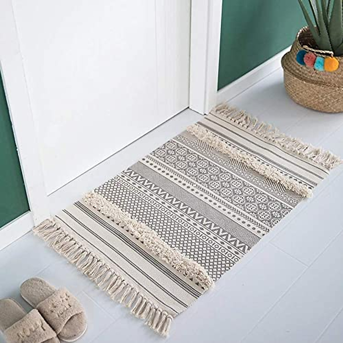 Seavish Accent Cotton Area Rug,2X3 Boho Bath Rug Aesthetic Hand Woven Farmhouse Throw Rug Shag Tufted Tassel Small Rug for Living Room Bedroom Bathroom Kitchen Dorm