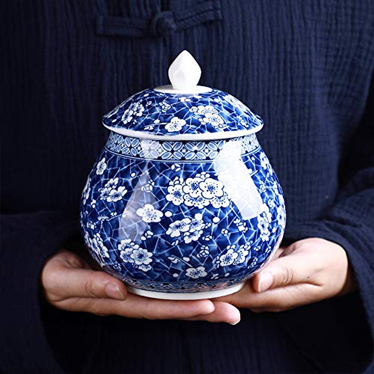 HUANG Ancient Chinese Style Creative Blue and White Ceramic Jar with Lid