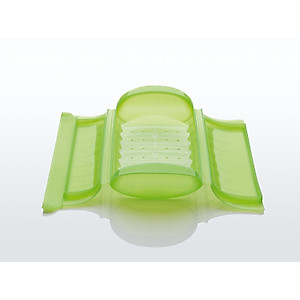 Lekue 3-4 Person Steam Case With Draining Tray and Bonus 10 Minute Cookbook, Green, Large