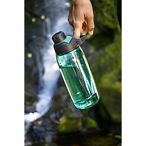 CamelBak Chute Mag BPA Free Water Bottle with Tritan Renew - Magnetic Cap Stows While Drinking, 32oz, Clear