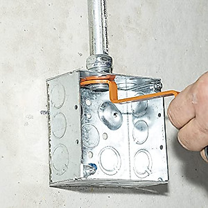 Klein Tools 50900R Conduit Lockout Wrench Set, Tighten and Loosen Locknuts in Tight Spaces, 1/2, 3/4 and 1-Inch, Offset Bends, 3-Piece