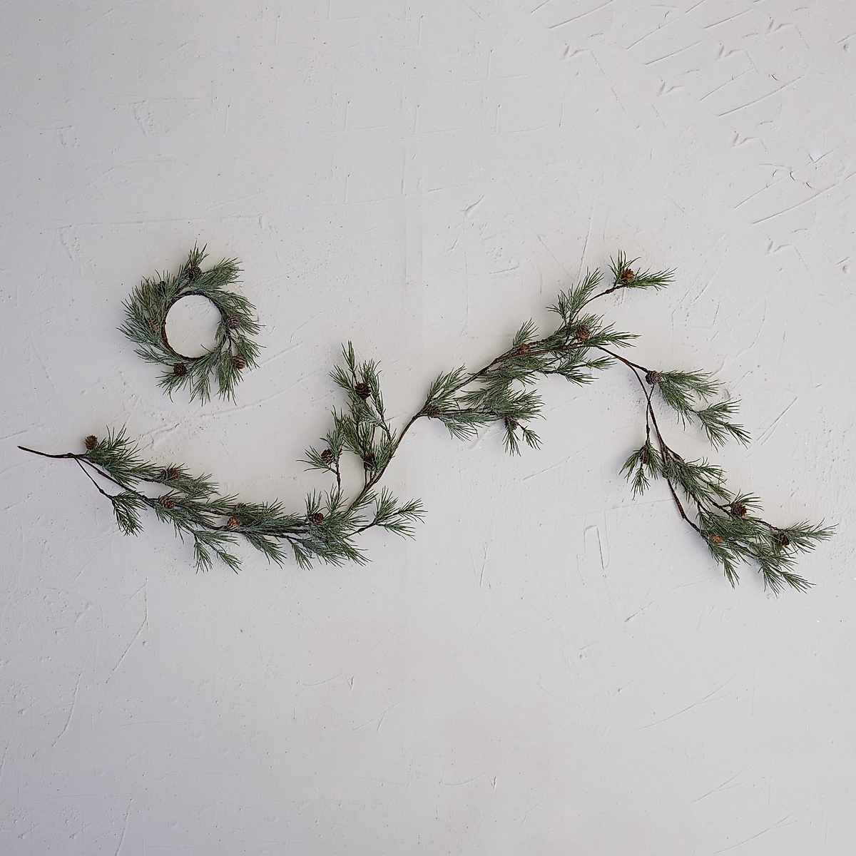 Creative Co-Op Faux Shore Pine Needle Pinecone Garland, Green and Natural