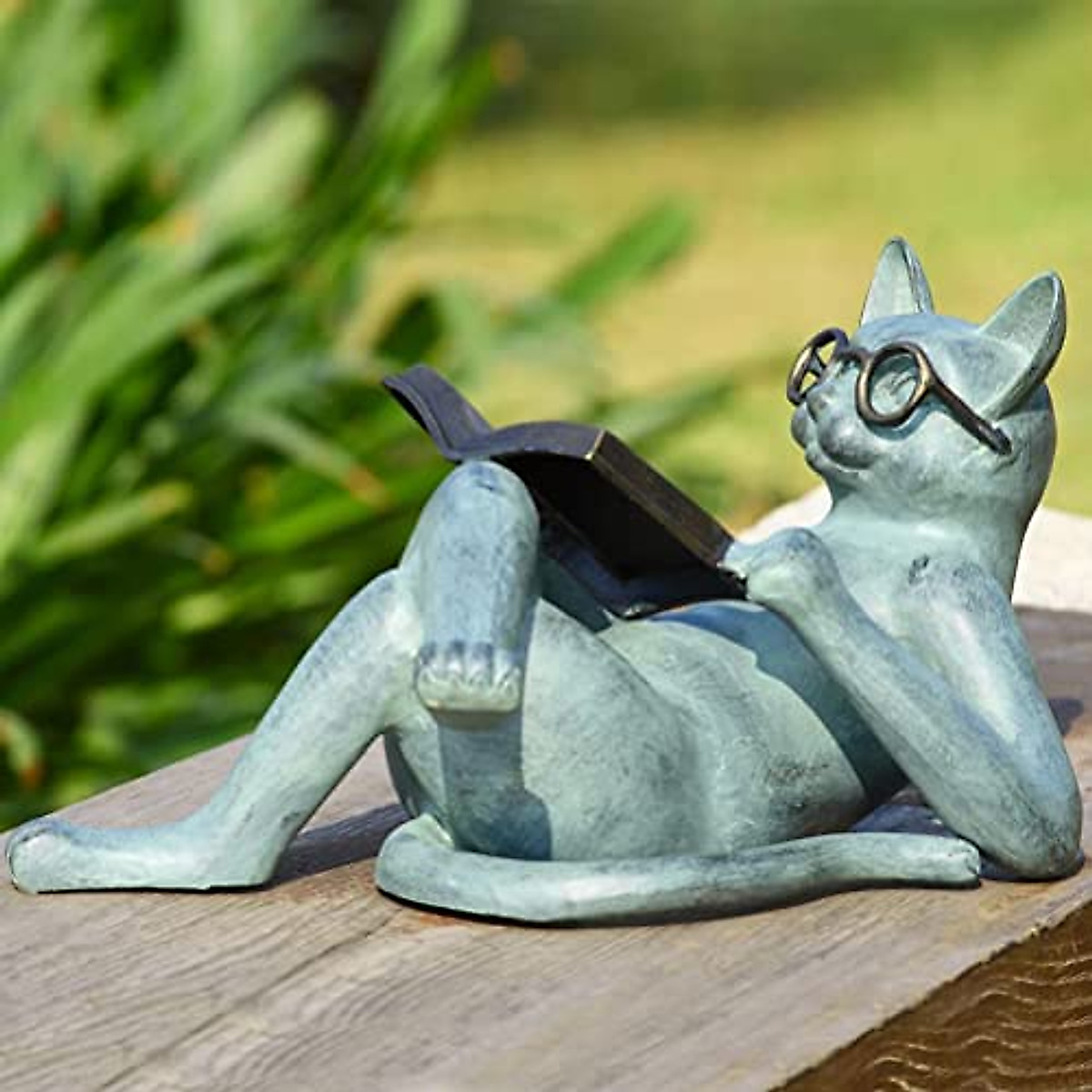 Faruxue Cat Statues Garden Decor - Literary Cat Resin Ornaments Garden Statue Decoration Reading Cat Craft Cat Wearing Glasses Sculpture for Patio Yard Lawn Home Office,18X8X5CM