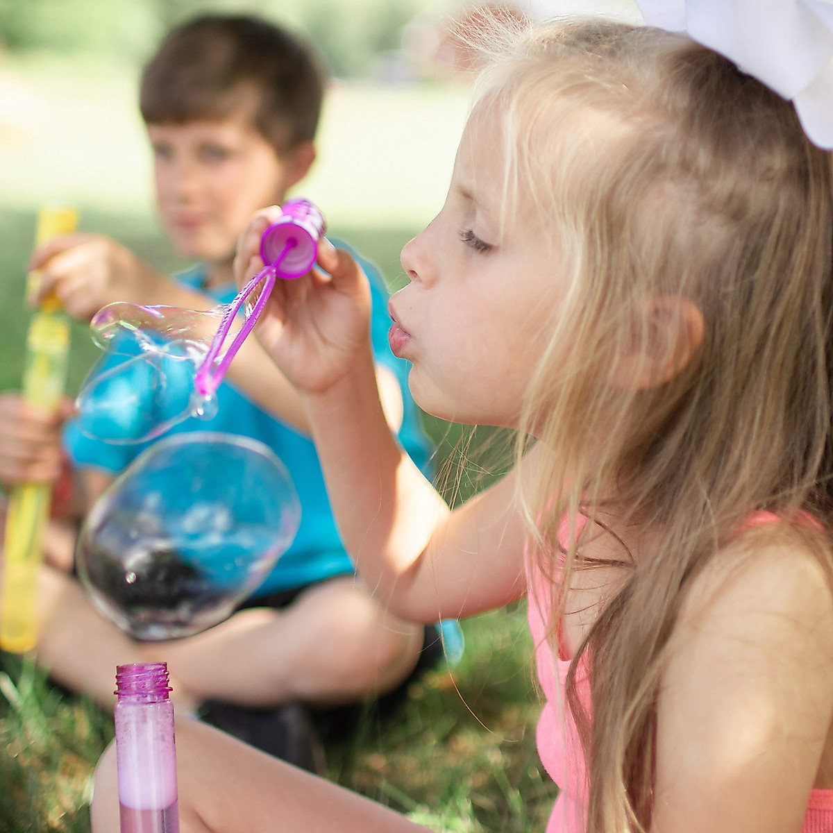 Sunny Days Entertainment Maxx Bubbles 4oz Bubble Wands – 6 Pack Bubble Wand Toy | Summer Fun, Outdoor Birthday Party Favors for Kids, 101799 Blue