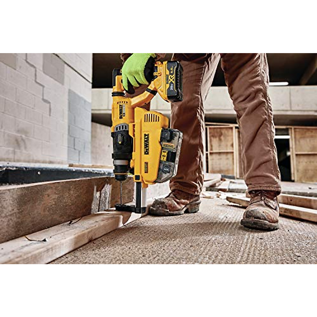 DEWALT 20V MAX Rotary Hammer, SDS Plus, L-Shape, On-Board Dust Extractor, 1-1/8-Inch (DCH263R2DH)