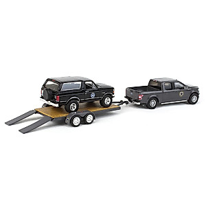 Truck 1/64 2018 Ford F-150 1992 Ford Bronco on Flatbed Trailer Montana Livestock Association Hitch & Tow 11 31150-C