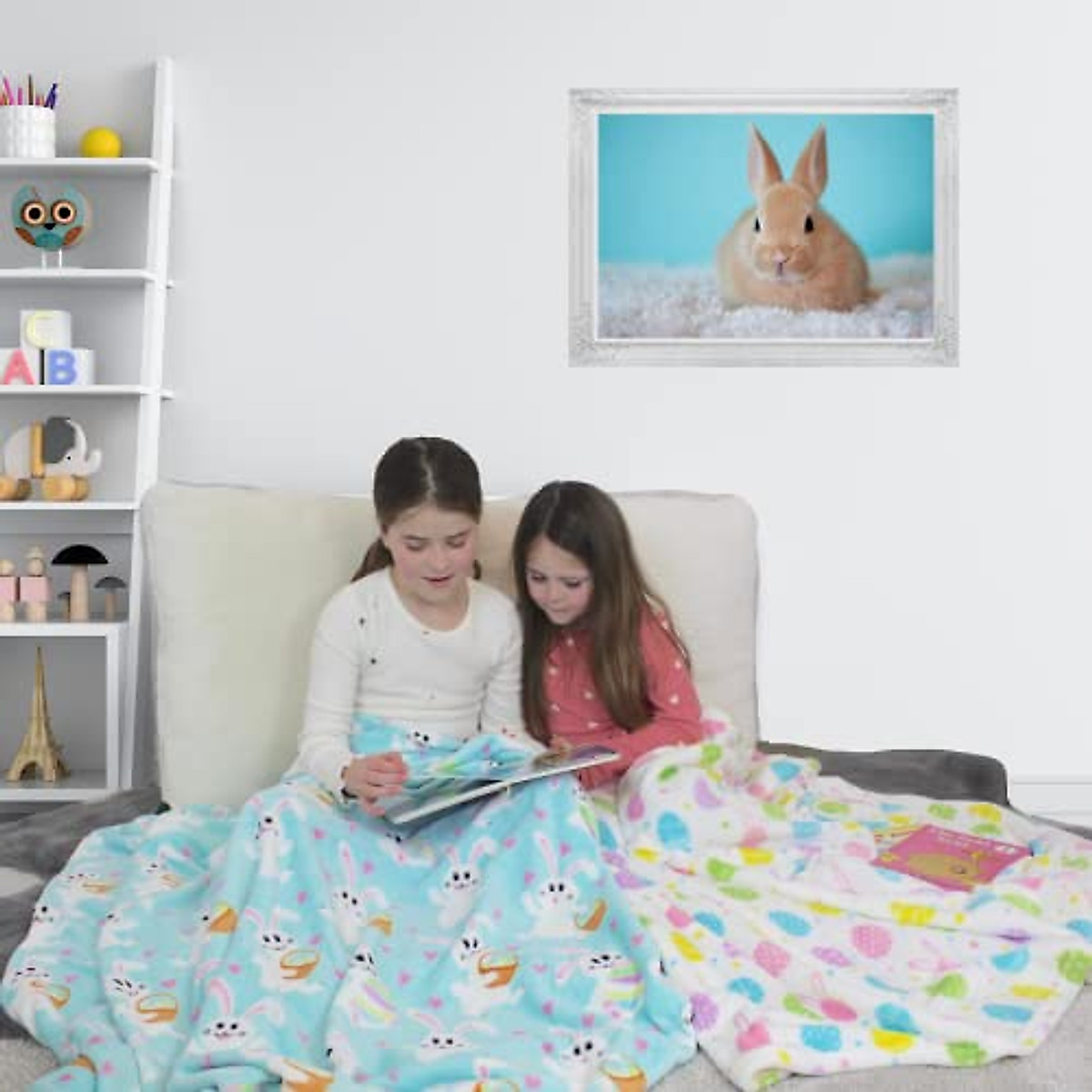 Home Decor Bunny Velvet Fleece Throw Blanket: Colorful Bunnies on The Egg Hunt Fun, Spring Summer (Easter Bunny)