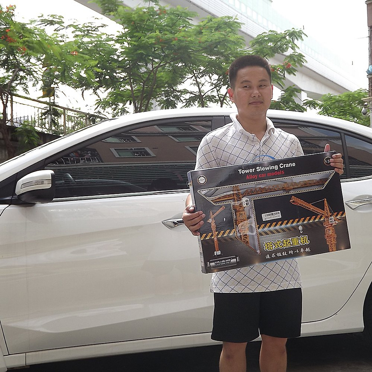 Tipmant Large Size Alloy Die-cast Model Toy Diecast Tower Slewing Crane Truck Vehicle Miniature Car 1:50 Gift for Kids Height 20 inch