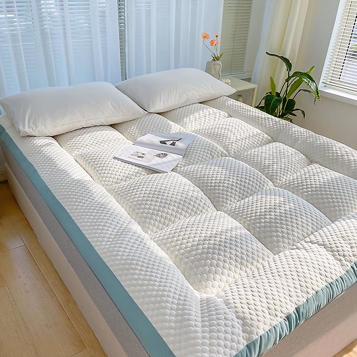 Twin XL Size Extra Thick Mattress Breathable Mattress Pad Protector Pocket Soft Down Alternative Fill Mattress Cover Bedding Quilted Fitted Fluffy Soft Mattress Pad, (35"x80",Green edges)