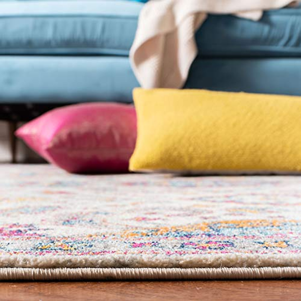 SAFAVIEH Evoke Collection 4' x 6' Cream / Orange EVK255B Boho Non-Shedding Living Room Bedroom Accent Rug