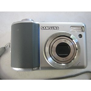 Samsung Digimax S800 8.1 MP Digital Camera with 3x Optical Zoom (Silver)