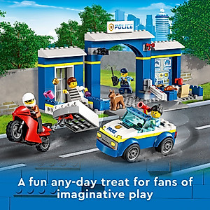 LEGO City Police Station Chase 60370, Playset with Car Toy and Motorbike, Breakout Jail, 4 Minifigures and Dog Figure, Toys for Kids 4 Plus Years Old