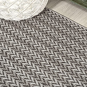 JONATHAN Y SMB206B-4 Chevron Modern Concentric Squares Braided Indoor Outdoor Area-Rug, Farmhouse, Traditional Easy-Clean,Bedroom,Kitchen,Backyard,Patio,Non Shedding, Black/Light Gray, 4 X 6