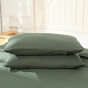 Hiverson Essentials Emerald Green Comforter Twin Size, Modern Bedding Set for Girls/Women, Cute Soft & Lightweight Chic Microfiber Bed Sets, 2pc- 1 Comforter & 1 Pillowcase (66x90 Inches)