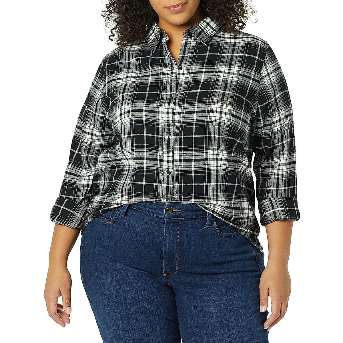 Amazon Essentials Women's Classic-Fit Long-Sleeve Lightweight Plaid Flannel Shirt, Black White Large Plaid, Medium