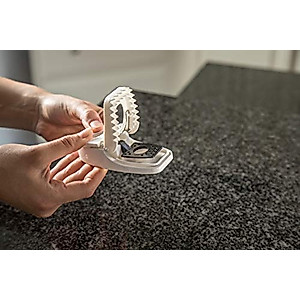 Tomcat Press 'N Set Mouse Trap, Plastic, Spring-Loaded Mouse Killer with Grab-Tab, 2 Traps