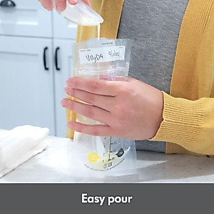 Medela Breast Milk Storage Bags, 100 Count, Ready to Use Breastmilk Bags for Breastfeeding, Self Standing Bag, Space Saving Flat Profile, Hygienically Pre-Sealed, 6 Ounce