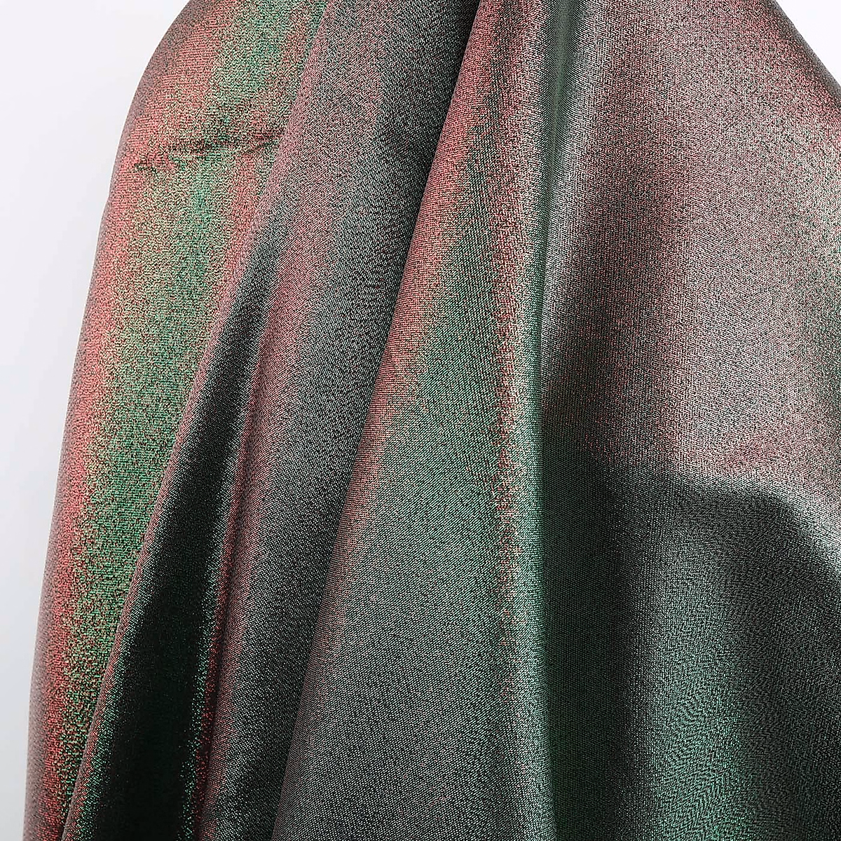Two Tone Iridescent Fabric Metallic Thread Color Changing for Sewing Costume Gown (Green Red Blending) 50 Inches Wide, 4 Yards