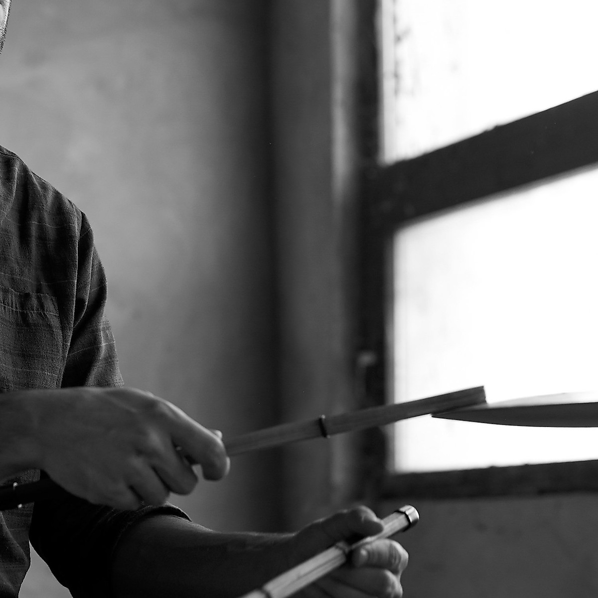 Drum Sticks Set,1 Pair Retractable Drum Wire Brushes and 1 Pair Rods Drum Brushes set for Adults, Rock Band, Jazz Folk Students with Portable Storage Bag