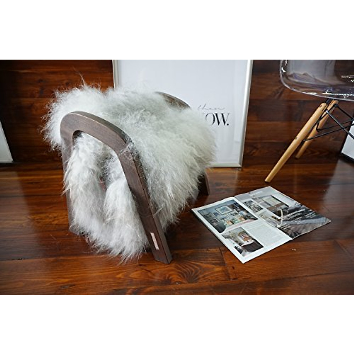 MILABERT Oak Wood Magazine Rack with Genuine Silver Norwegian Pelssau Sheepskin Rug - Soft Curly Wool - Design Furniture (MR10)