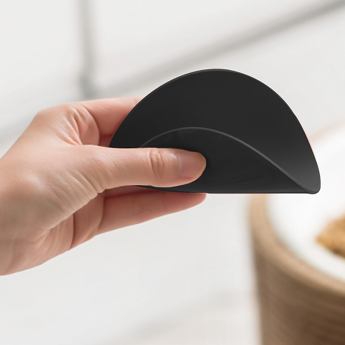 Carrotez Silicone Cup Cover Lids, 4.3 Inch Mug Covers, Reusable Silicone Coffee and Tea Cup Lids, 1 pc - Black