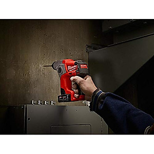 MILWAUKEE M12 FUEL 2416-21XC 12-Volt Cordless Lithium-Ion 4.0Ah 5/8 in. Brushless SDS-Plus Rotary Hammer Kit