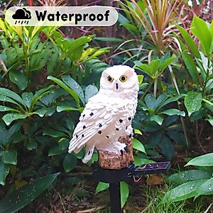 DUODEAN Solar Garden Lights, Cute White Owl Statues Waterproof Outdoor Decorations, Resin Animal Ornaments Gifts for Grandma Yard Lawn Pathway Flower Fence Art