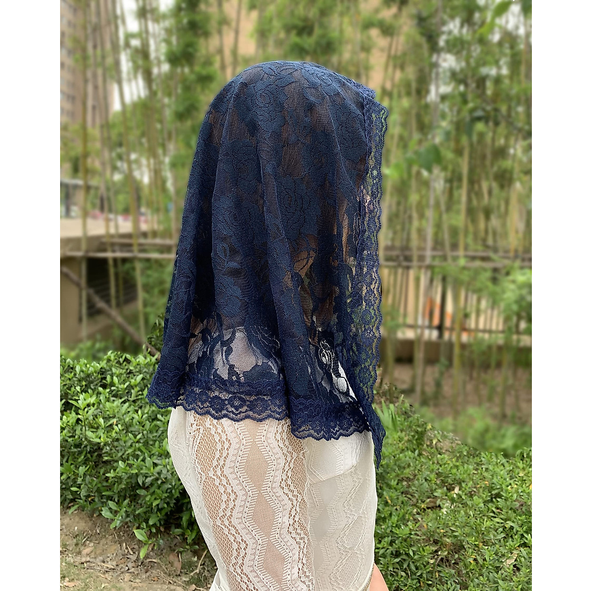Grettytling Lace Mantilla Veil Soft and comfortable 7 Colors Spanish Style Rose Lace Veil Head Covering D Shape ，Navy